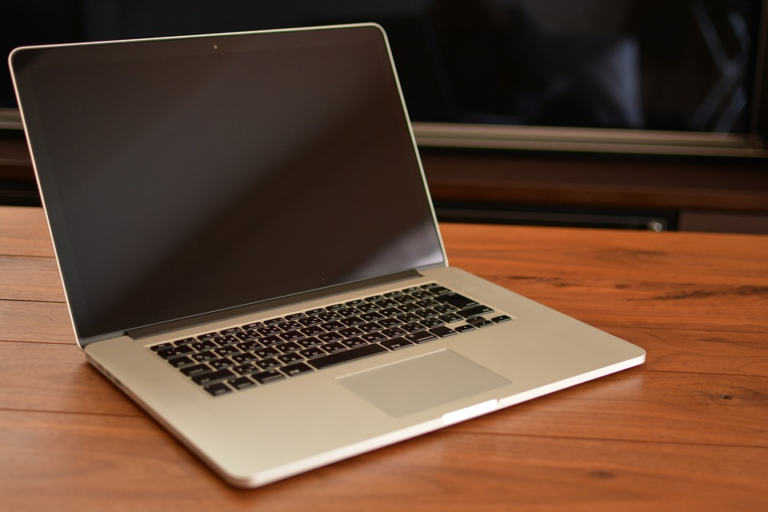 How to Tell if MacBook Has Water Damage? - MacMyths