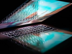 What’s the MacBook Flexgate Issue and How to Fix It? [Solved]