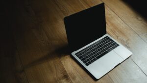 How to Do a MacBook Pro Screen Replacement - MacMyths